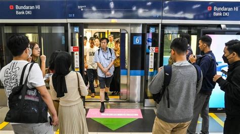 Aturan Buka Puasa Di Krl Mrt Lrt Dan Tj Saat Ramadhan 2025