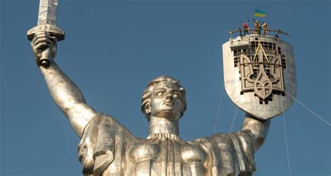 Батьківщина мати монумент памятник Київ 2025