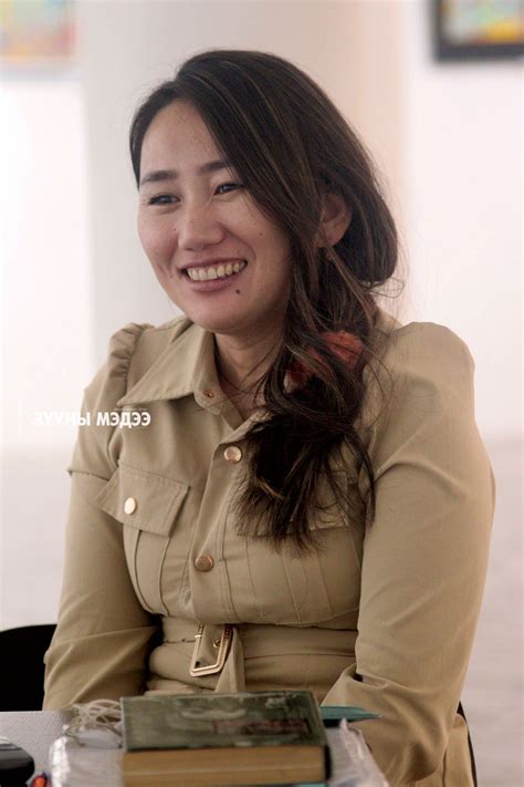 Цаг хугацаагаар аялуулах “Хором мөч”