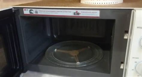 Експерти назвали кілька секретів як очистити мікрохвильову піч Читайте на Ukr Net