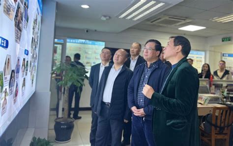 重庆市人大来中心调研双一流建设情况 生物学研究中心