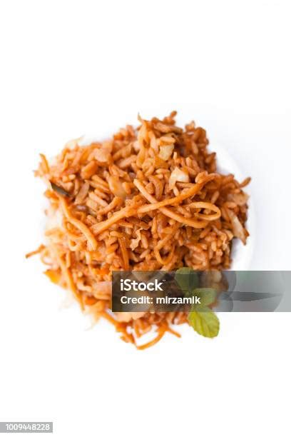 인기 있는 중국 또는 태국 Chowman 볶음밥 접시 흰색 절연 그릇에 요리 갈색에 대한 스톡 사진 및 기타 이미지 갈색 건강한 식생활 고기 Istock