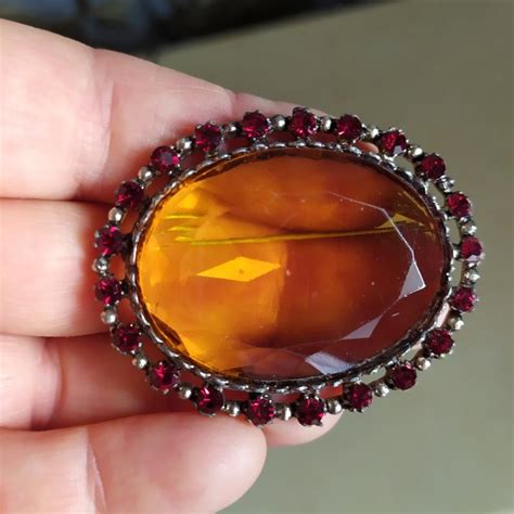 Вінтажна брошка — ціна 550 грн у каталозі Брошки Купити аксесуари за доступною ціною на Шафі