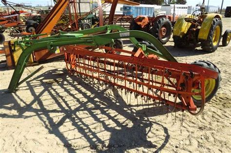 D 1279 Case Hay Rake Pickett Auction Service