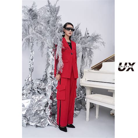 【呼呼专享】ux秋冬新款红色织带撞色西装：让你瞬间成为街头焦点！🔥 西装 淘宝好物网