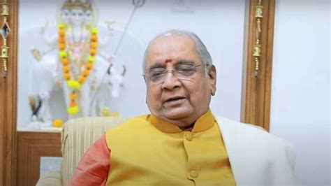 Who Is Dr Balaji Tambe Ayurvedacharya Paduka Listed In Maharashtras Saints लहानपणी रस्त्यावर