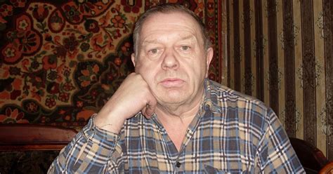 Мій син без моєї згоди поселив до мене свого сина з дружиною а вони поводяться так як ніби