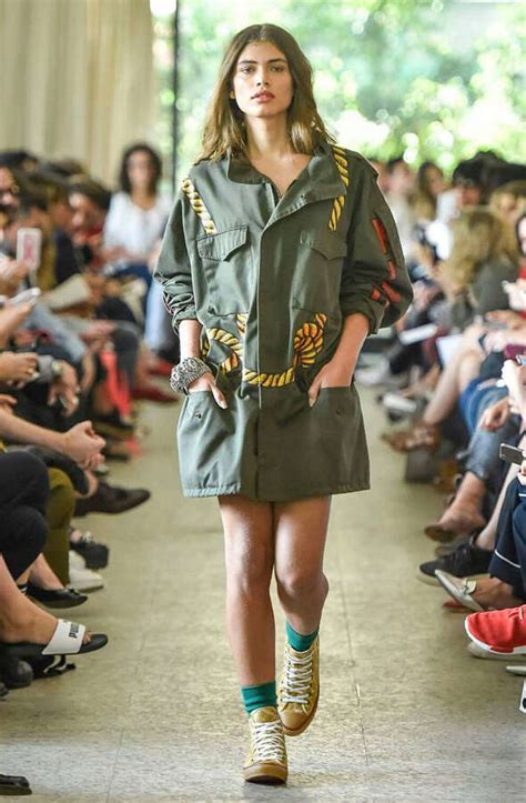 Meet The First Transgender Model Valentina Sampaio To Appear In The