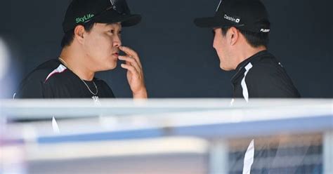사진 박병호와 트레이드 된 오재일히어로즈 선배 유한준 코치와 만남 조선비즈