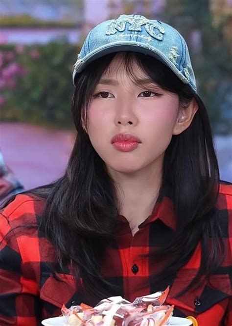 Quang Linh dắt Thùy Tiên quậy banh trai quậy gái báo chiếm sóng style độc lạ Hot KOLs