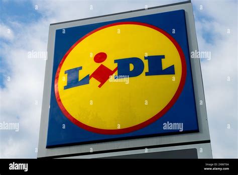 Lidl Sign Hi Res Stock Photography And Images Alamy