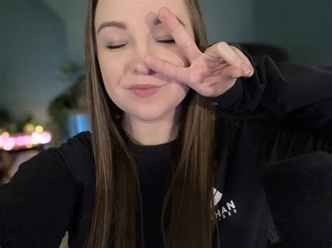 Hellloooooooo Weekend Chill Vibes And New World Shenanigans 💜 T