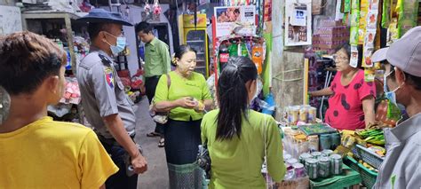 ငပုတောမြို့၌ တရားမဝင်ကုန်သွယ်မှုတိုက်ဖျက်ရေးအထူးအဖွဲ့မှ မြို့အဝင်ဂိတ်နှင့် မြို့မစျေးအတွင်း စစ