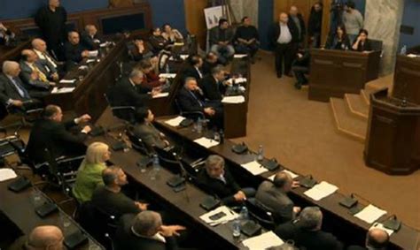 პარლამენტში კომიტეტების გაერთიანებული სხდომა ხმაურის ფონზე მიმდინარეობს Kvira Ge