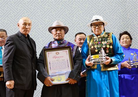 Нийслэлийн тэргүүний өрх ахмад тариаланчдыг шалгарууллаа