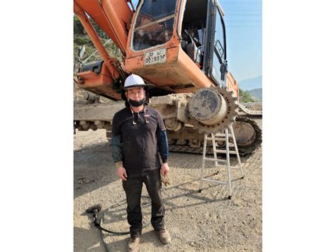 굴삭기 하부 수리 트랙롤러상부롤러전문가들