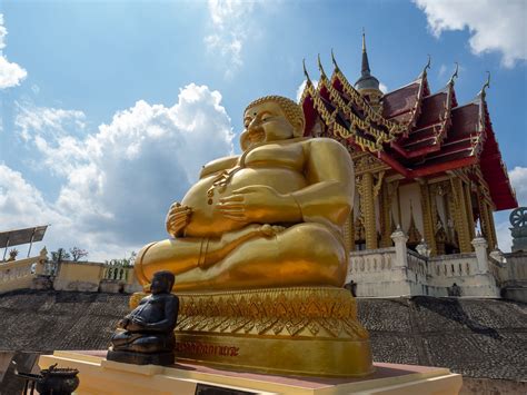 วัดป่าภูหายหลง วัดวิวสวยบนเนินเขา ไม่อยู่ศุกร์