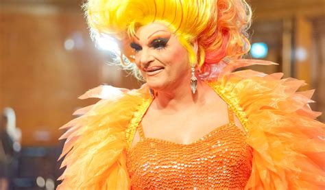 Olivia Jones Fordert Regenbogen Binde Von Neuer „eier Zeigen“ Mopo