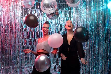 Chica Borracha Divirti Ndose En La Fiesta Foto Gratuita