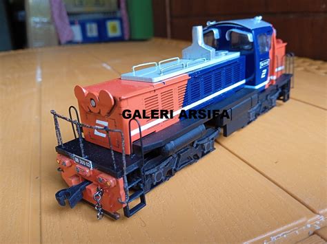 Miniatur Kereta Api Lokomotif Bb 300 Skala 1 87 Lazada Indonesia