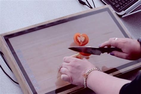 ¿te Atreverías A Cortar La Comida Sobre Tu Tablet
