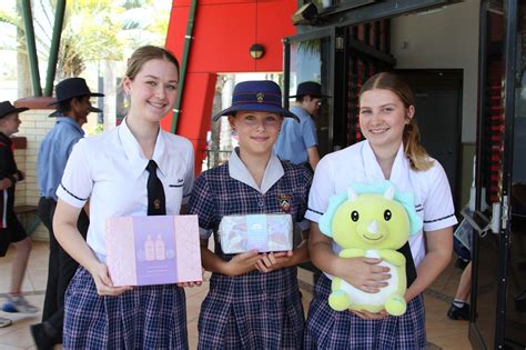 Giving Tree Assembly