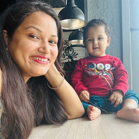 Mujhe Pata Hai Aise Me Kya Karna Hai Kya Nahi Par Sach Batana Jo Moms
