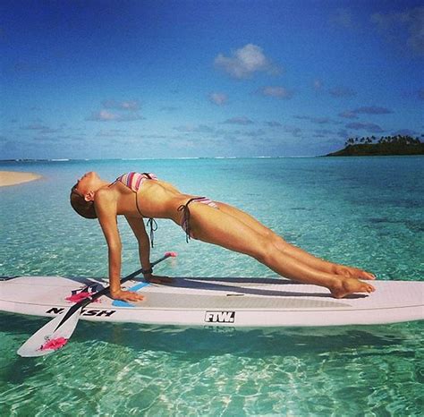 Steps To Becoming A Stand Up Paddleboard Yoga Goddess Paddle Board Yoga Paddle Boarding