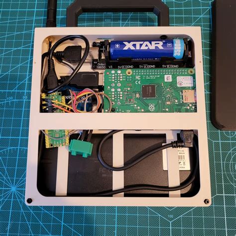 Its The Handipi Handheld Hacking Deck With Expansion Capabilities