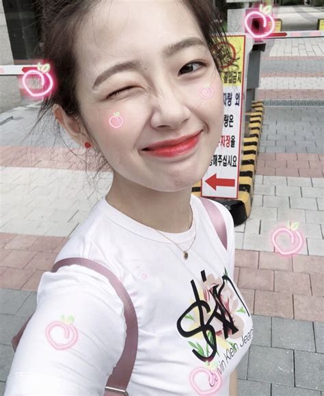 더쿠 최근 커뮤에서 설리 수지 한선화 닮았다 소리 듣는 배우 이은재 실물 