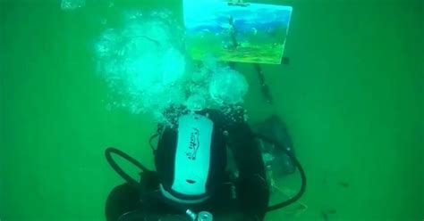 Mergulhar Na Arte Pyotr Dotsenko Pinta No Fundo Do Mar Sic Notícias