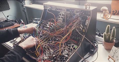 Live Ambient Modular Synthesizer Performance Synthtopia