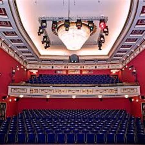 Синът на Чаплин се среща с български артисти в Пловдив