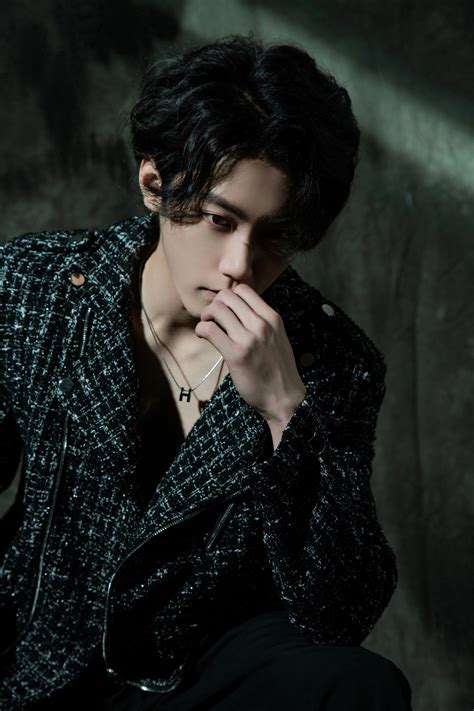 [Язык художественного изображения] 2022 08 03 Свет и тень и нежный Чжу Чжу мальчика V2ph