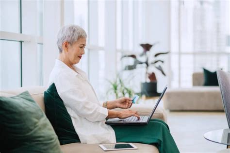 Empowering Beginners Online Education Company Guides In Chinese Stocks