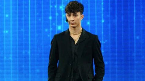 Amici Incredibile Nunzio Torna Nella Scuola