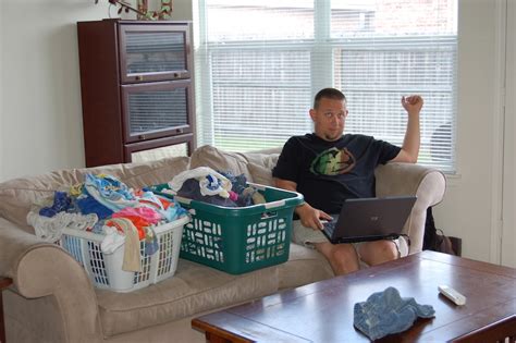 Gendered Housework Patterns Persist Even If Mum Is The Breadwinner