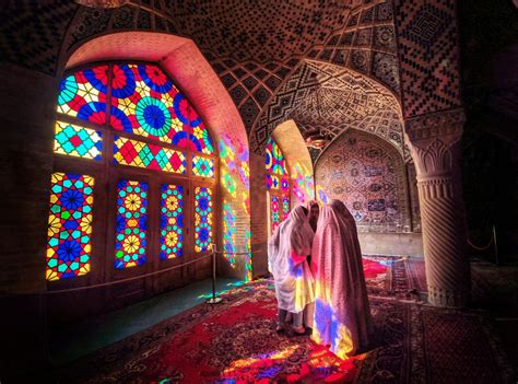 가벼운 놀이 건축 겨울 기도실 경치가 좋은 관광 그룹 나시르 알물크 모스크 동양적 디자인 랜드마크 말하는 모자이크 문화 문화 유산 문화적 사원 내부