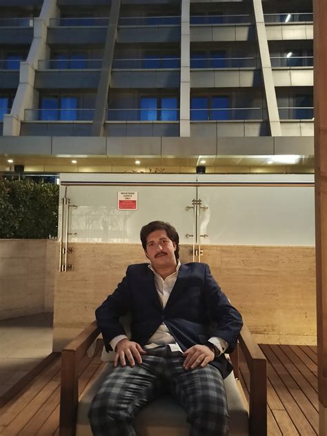 მოიწყინე მაშინ გამხიარულდი