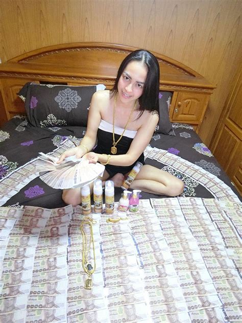 รู้จักซีอีโอสุดอึ๋ม “จ๊ะโอ๋ งามพริ้ง” ขายสครับจนรวย ทำงาน 5 ปี มีรถ 5 คัน บ้าน 2 หลัง ช้อปปิ้ง