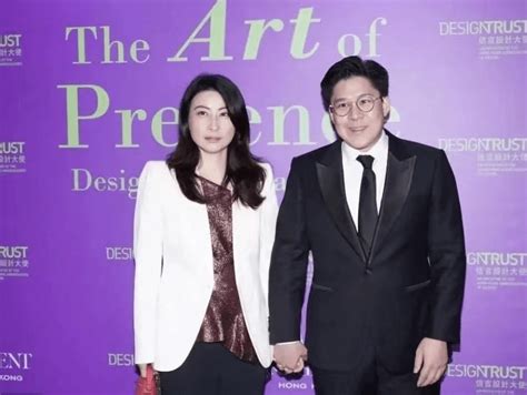郭晶晶担任杭州亚运会新职，拎10万爱马仕包逛街，霍启刚形影不离 知乎
