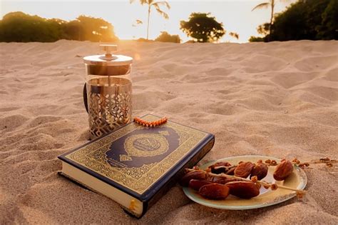 데이트 과일 프랑스 커피 프레스와 사막에 거룩한 꾸란 책 0명에 대한 스톡 사진 및 기타 이미지 0명 Eid Ul Fitr Ramadan Kareem Istock