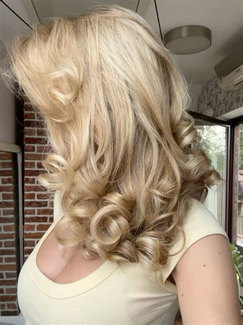 900 Abouncy Curl Ideas In 2025 Long Hair Styles Bouncy Curls