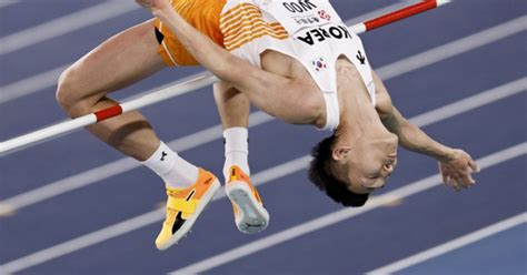 스마일 점퍼 우상혁 난징 실내선수권 우승…올해 3개대회 석권