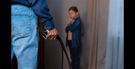 В Сочи отчим до смерти забил семилетнюю девочку ремнём