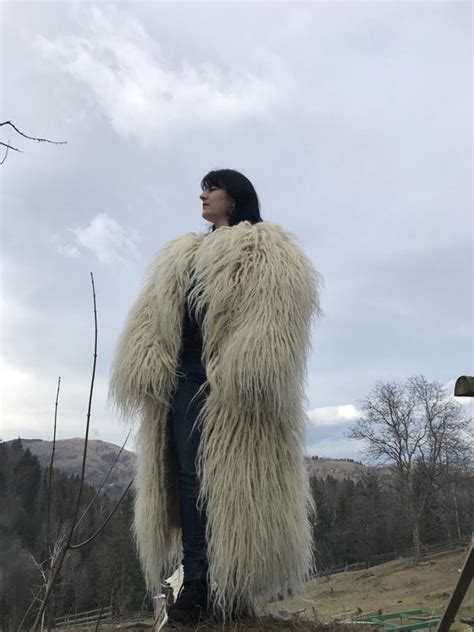 Гуня — цена 5000 грн в каталоге Шубы Купить женские вещи по доступной цене на Шафе Украина