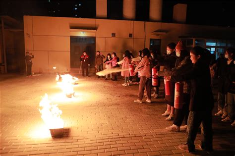 学校举行学生宿舍夜间消防疏散演练 多彩校园 南开大学