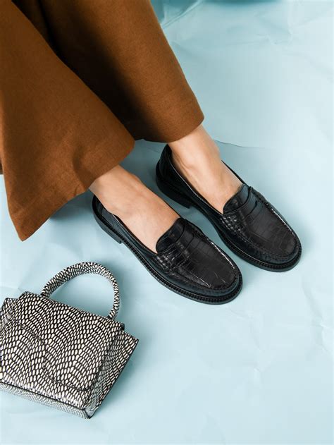 Vinnys Womens Yardee Mocassin Loafer 35000 Saint Bernard