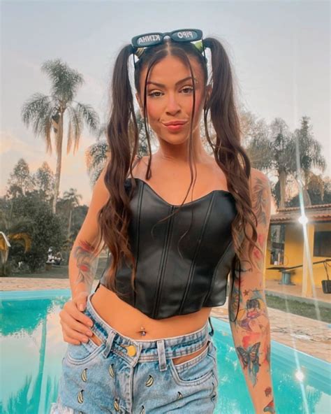 Singer Mc Pipokinha Filmed Performing Shocking Nsfw Act In New Controversial Vid On Stage With