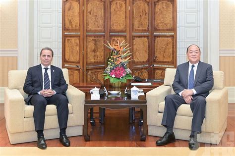 賀一誠會見法爾康 雙方探多項議題 澳門力報官網